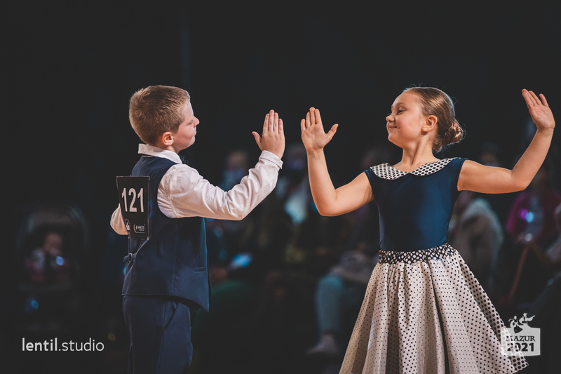 Wronki - Mistrzem Polski w Tańcach Polskich - Urząd Miasta i Gminy Wronki